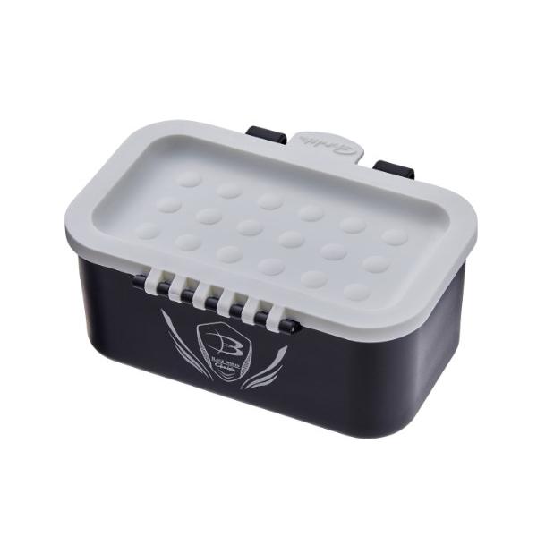 密閉性が高く、餌が乾燥しないサシ餌入れ。●密閉性を高めることで、集魚剤や集魚液をまぶして使用できます。●上部のトレーは凹んでおり、サシ餌を小出しにして使用できます。●内部の仕切りは取り外しが可能。●仕切り板には集魚発光体を取り付けることが可...