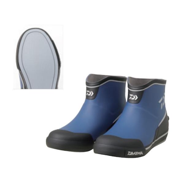 船上（FRP）専用ボートグリッパーソール搭載。コンパクトで持ち運びやラクラク！携帯性を追求したベリーショート丈（DB-1412）。オールシーズン対応可能な軽量特殊ゴム採用。脱ぎやすいキックオフ。通気性の高い3Dメッシュ構造カップインソール。