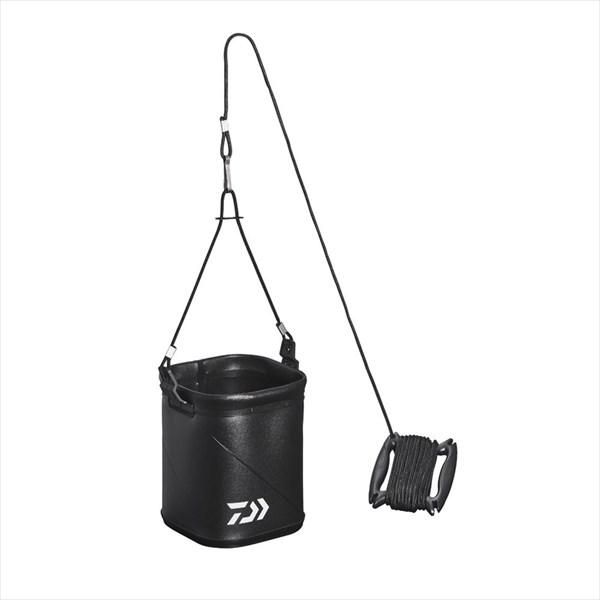 縁部分に「バランスオモリ」を内蔵し水が汲みやすい！こすれや破れに強いボトムカップ構造を採用し、コンパクトに折り畳み安い「折り畳み線」が入った本体、握りやすくて巻き取りやすいロープホルダー付き。ロープは8mあり、取り外し可能な仕様となっている...