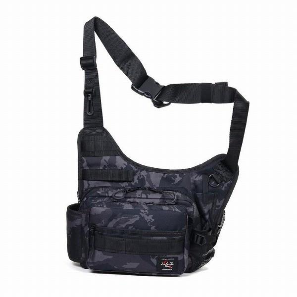 サイズ　Ｈ×Ｗ×Ｄ：２０＊２６＊１０（ｃｍ）　重量：６５０ｇ　素材：本体生地　：カモフラ系　６００Ｄ　ポリエステル／　ＰＶＣブラック系　４２０Ｄ　ナイロン／　ＰＶＣフォーム（　中のクッション素材　）：ポリエステルジッパー　：　ナイロンテープ...