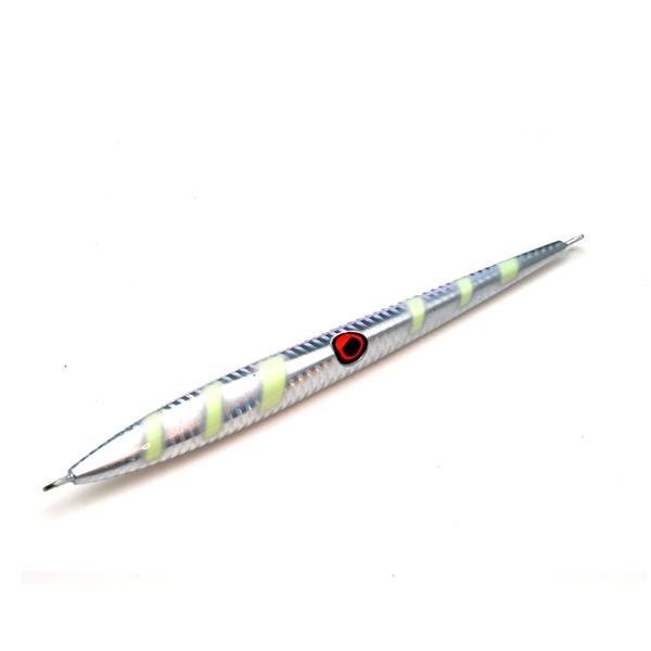 オーバル断面の左右非対称ボディデザインによって高速沈下と引き抵抗の軽減を実現したメタルジグ。ウェイト毎に最適化した絶妙なバランス設計によって、ただ巻きでもしっかりとアクションし、リトリーブを止めたり軽くジャークするだけでテールを跳ね上げるよ...