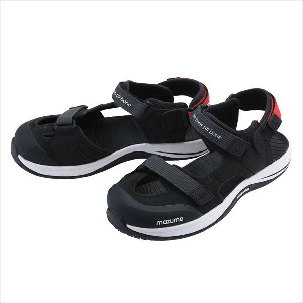 シューズのホールド感とサンダルの快適性を兼ね備えたノンスリップサンダル。ソールは世界的に知られるビブラム社製の中でも湿摩擦に特に強い「IDRO GRIP」を採用