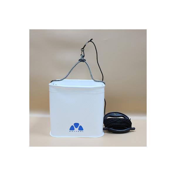 ・角型の水汲みバケツです。・厚手ＥＶＡ素材使用、強度抜群！！・オモリが内臓で水が汲みやすい設計となっています。・表面は汚れが付きにくいカーボン調。・ロープ８ｍ＆ホルダー付き。・太径ロープで絡みにくく手が痛くならない。・ホルダー付きなので収納...