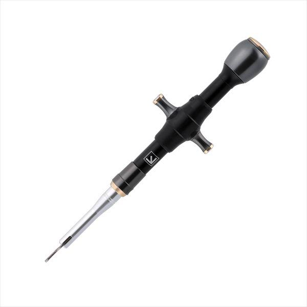 tailwalkハイエンドロッドに採用されているメタルグリップをモチーフにした、tailwalk × SOM の限定デザインモデルが登場。既存ラインには存在しない Ti / GLD（チタン／ゴールド）カラーを採用した、アイコニックで特別感の...