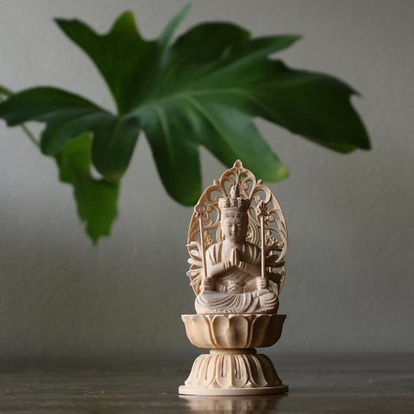 ●素材に関しまして天然木【黄楊】を使用しております。素材上木目が1点1点異なります為、彫りデザインが同様でも若干見え方が異なる事ございます。こちらは商品素材の特性上、1点1点異なります事予めご了承くださいませ。商品詳細【全体サイズ】およそ：...