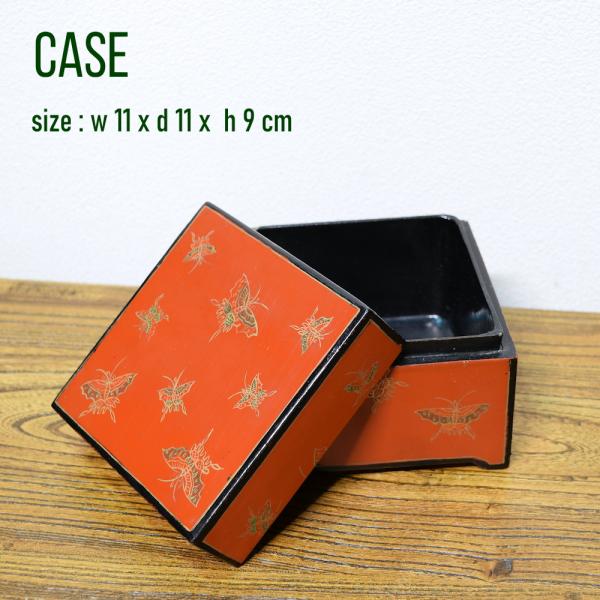 アンティーク調の落ち着いた仕上がり　漆ボックスシノワズリーインテリアのアクセントとして玄関周りの小物収納として、観葉植物との相性も良いので、苔と合わせたインテリアとしてもGOOD！素材　：　本体：圧縮材　/　仕上： 漆仕上げ※汚れた場合等は...