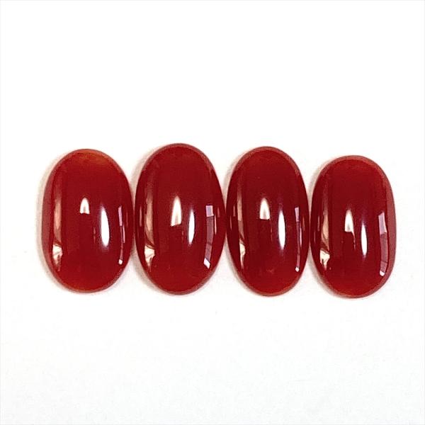 珊瑚の種類：血赤珊瑚（高知県産）珊瑚サイズ：約5×9mm(4pc)カラー：カラーチャート(2)〜(2.5)の色のミックス全体の重さ：約0.68ｇ商品説明：高知県産血赤珊瑚のカボションルースを集めました。　　　　　※少々難あり(裏面・側面に自...