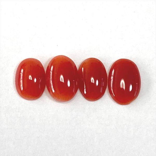 珊瑚の種類：血赤珊瑚（高知県産）珊瑚サイズ：約4×6mm(4pc)カラー： カラーチャート(2)〜(3)の色全体の重さ：約0.31ｇ商品説明：高知県産血赤珊瑚のカボションルースを集めました。　　　　　全体的に透明感もあり、キズは比較的少なく...