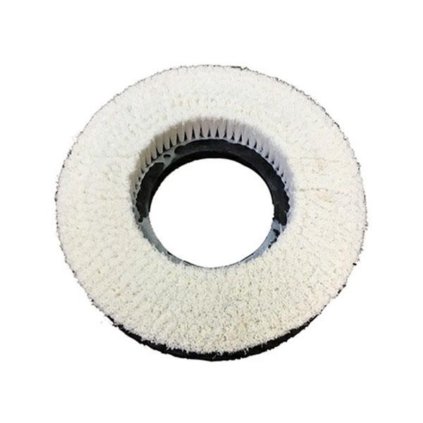 ブラシの表面にゴムの粒子が付いているので落ちにくい頑固な汚れを吸着します。ブラシの先端は細かいですが、ゴム微粒子がブラシにコシを与え毛先が寝過ぎないので、細かい凹凸の汚れも的確に洗浄します。ノンスリップシートやタイル、長尺シート、腰壁などエ...