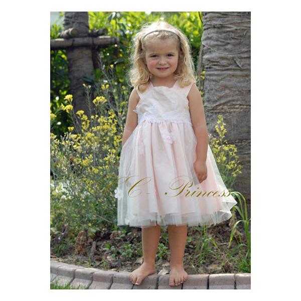 フォーマルワンピースドレス、上身頃はシャンタン風の素材に小さなお花の刺繍 、、！！肩とウェスト部分部分に施された刺繍が上品です。スカートのオーガンジーには小花のモチーフが施されています。スカートの中に当社のパニエを着用していただけますと一層...