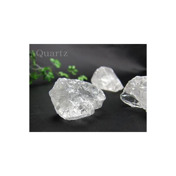 使用した天然石      素材水晶 原石　約70〜140グラム      スタッフからのコメント      天然の発掘されたままの自然体の水晶です。　まるで氷細工のようです。中にはレインボーの見えるものもありますよ♪      どんな原石が...