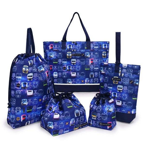 入園入学セットに使われている撥水素材は、アイロンがけがほぼ不要の“ノーアイロン素材”。アイロンにかける時間は1回数分ですが、年間にすると約40時間も節約できます。丸2日分の家事が減ると思うと、毎日のゆとりがぐっと増えますね。忙しい親御さんに...