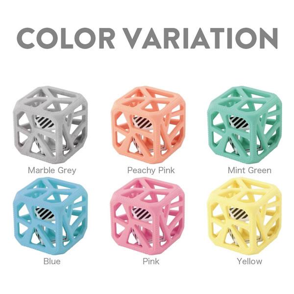 【商品詳細】商品名:チューキューブ 歯がためサイズ:縦7.2cm×横7.2cm×厚さ7.2cmカラー:ピーチィピンクミントグリーンブルーピンクイエローマーブルグレー成分:歯固め/シリコーンゴムラトル/ABS樹脂・アクリル樹脂塗料/ABS樹脂...