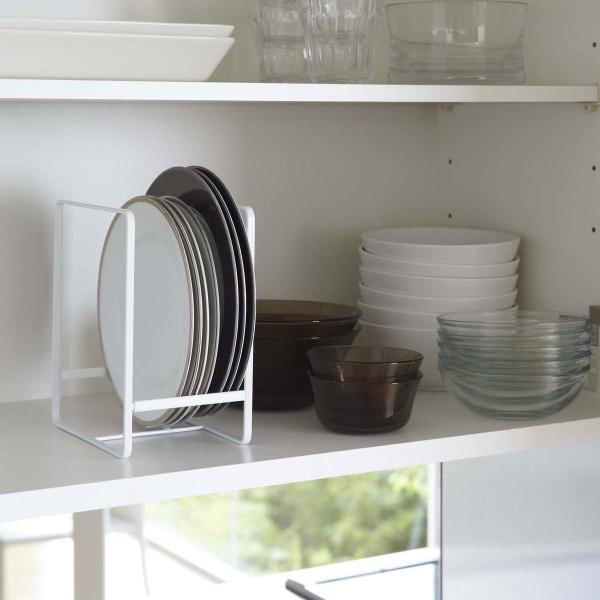 ・ブランド：YAMAZAKI（山崎実業）/日本・ジャンル：ディッシュラック・主な素材：スチール 粉体塗装（本体）/シリコン樹脂（ストッパー）・生産国：中国・サイズ：約W115xD160xH200mm・対応サイズ：約直径20〜24cmまでの中...