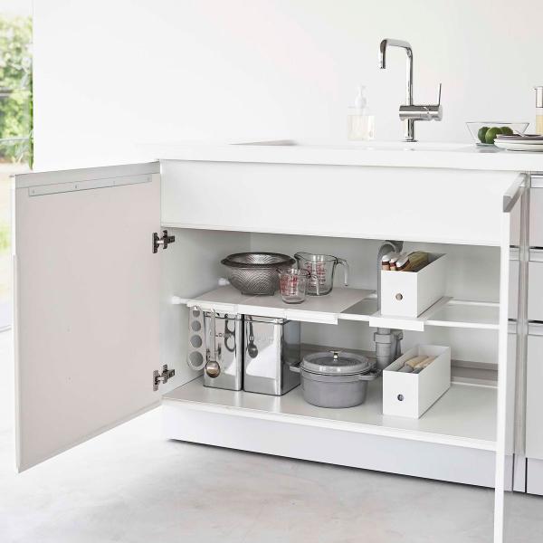 ・ブランド：YAMAZAKI（山崎実業）/日本・ジャンル：つっぱり棒用棚・主な素材：スチール 粉体塗装・サイズ：約W150〜300xD355xH30mm・重量：約1000g・耐荷重：ご使用のつっぱり棒やつっぱり棚の耐荷重から、本製品の重さ約...