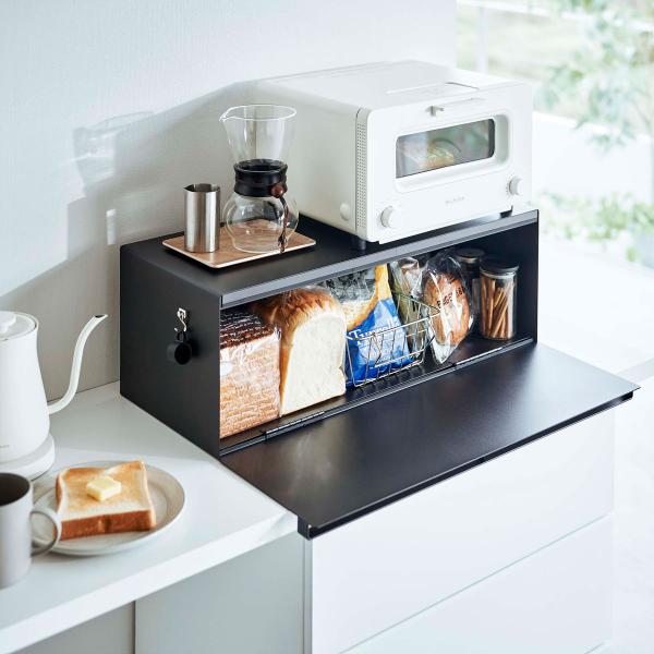 ・ブランド：YAMAZAKI（山崎実業）/日本・ジャンル：ブレッドケース・主な素材：スチール 粉体塗装、マグネット（本体、扉）/シリコーン（緩衝材）・生産国：中国・サイズ：約W622xD300xH220mm（本体）/約W615xD260xH...