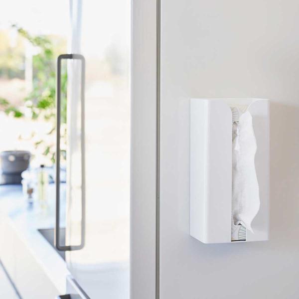 ・ブランド：YAMAZAKI（山崎実業）/日本・ジャンル：キッチンペーパーホルダー・主な素材：スチール 粉体塗装、マグネット（本体）/シリコーン（滑り止め）・生産国：中国・サイズ：約130xD83xH260mm・重量：約730g・耐荷重：約...