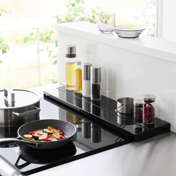 ・ブランド：YAMAZAKI（山崎実業）/日本・ジャンル：排気口カバー・主な素材：スチール 粉体塗装/シリコーン（滑り止め）・生産国：中国・サイズ：約W640xD100〜165xH37mm・重量：約1400g・耐荷重：約10kg/約3kg（...