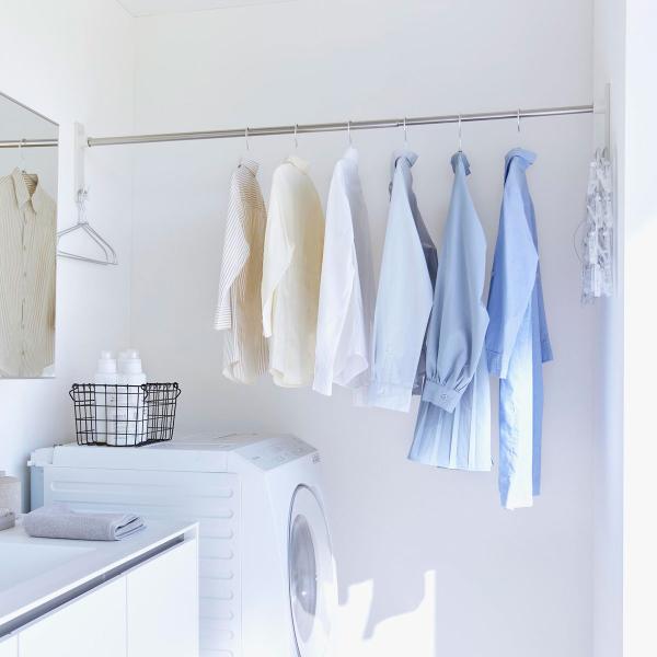 ・ブランド：YAMAZAKI（山崎実業）/日本・ジャンル：物干し竿受け・主な素材：スチール 粉体塗装（本体）/ABS樹脂（取り付けベース）/シリコーン（滑り止め）・生産国：中国・サイズ：約W50xD38xH230mm（1つあたり）・内寸サイ...