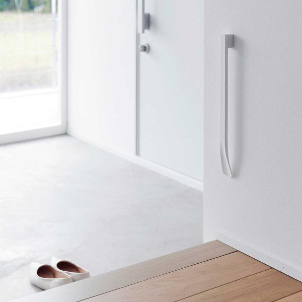 ・ブランド：YAMAZAKI（山崎実業）/日本・ジャンル：靴べら・主な素材：ABS樹脂/マグネット・生産国：中国・サイズ：約W43xD35xH452mm（取り付けベース ベースカバー含む）/約W43xD30xH452mm（本体）・重量：約1...