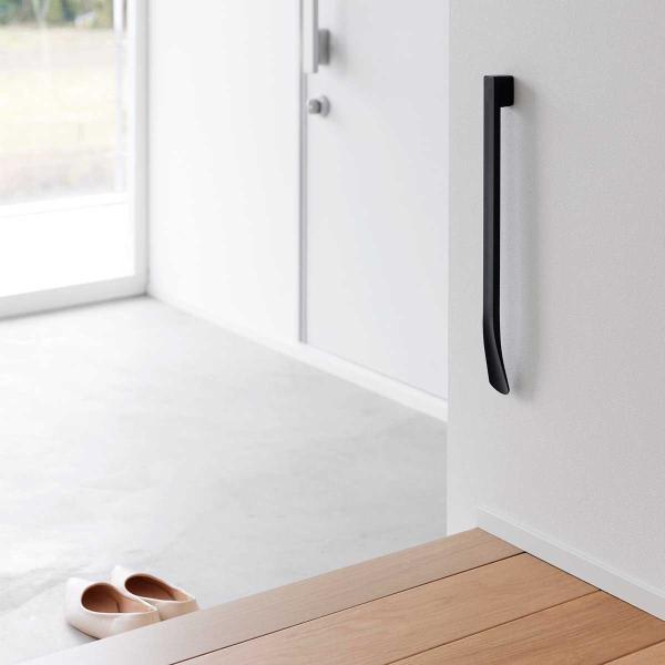 ・ブランド：YAMAZAKI（山崎実業）/日本・ジャンル：靴べら・主な素材：ABS樹脂/マグネット・生産国：中国・サイズ：約W43xD35xH452mm（取り付けベース ベースカバー含む）/約W43xD30xH452mm（本体）・重量：約1...