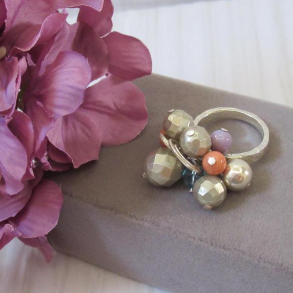 直径（内）約17mm 13号 色…くすみピンク×シルバー 定価2970円（税込）?500円（税込）送料無料※注意アウトレットバーゲンのため商品に多少キズ等がある場合もございます。返品は一切お受けできませんのでご了承の上、ご購入ください。関連...