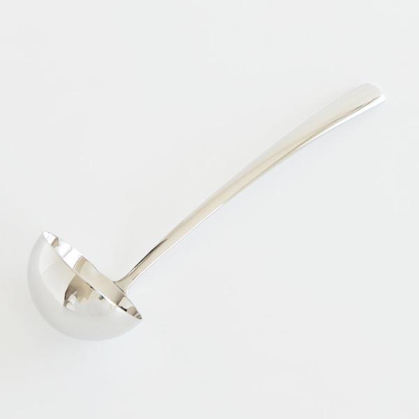 商品名：Asta レードルブランド：ALESSI（アレッシィ）デザイナー：Alessandro Mendini（アレッサンドロ・メンディーニ）サイズ：約 長さ 27.5 cm素　材：18/10ステンレス鋼※メーカー化粧箱はございません。※ご...