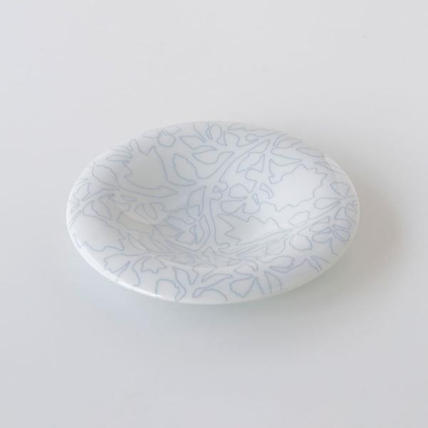 商品名：Blu Rose モカカップ用ソーサーブランド：ALESSI（アレッシィ）サイズ：約 13×13 cm素　材：磁器※カップは別売りです。※メーカー化粧箱はございません。※底の部分に凹みやスレが見られる場合がございますが不良品ではござ...