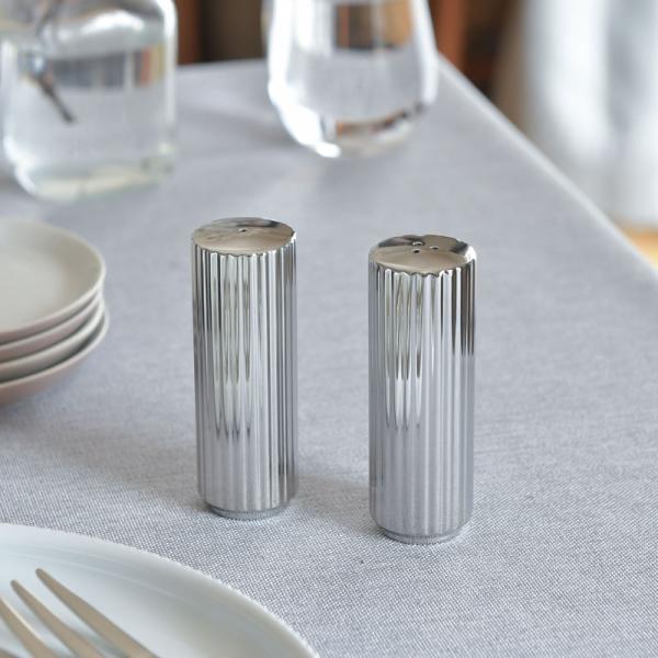 商品名：BERNADOTTE ソルト&amp;ペッパーシェーカーサイズ：約 直径 3.1 cm × 高さ 8.8 cm素　材：ステンレススティール（ミラー仕上げ）制　作：2018年※ご覧頂く環境により色・素材の見え方などが実際の商品と多少異...