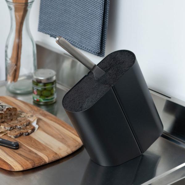 商品名：ALFREDO ナイフスタンド ブラック マット仕上げブランド：Georg Jensen（ジョージジェンセン）デザイナー：アルフレッド ハベリサイズ：約 高さ 23 cm × 幅 21 cm × 奥行 8.8 cm素　材：ステンレス...