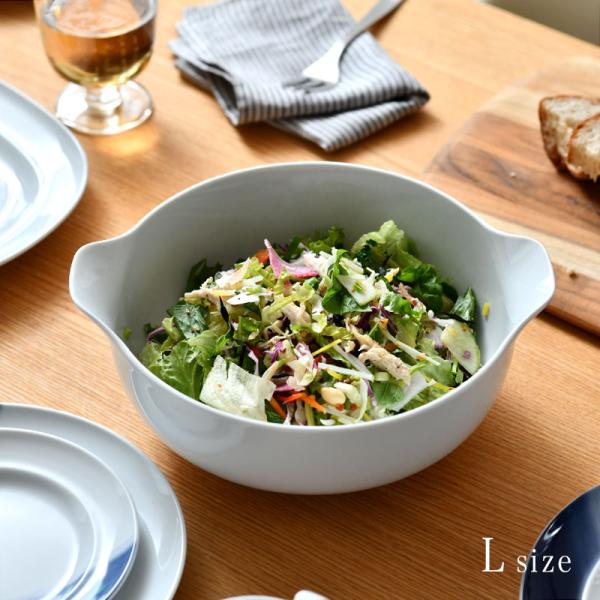 商品名：KOPPEL サービングボウル Lサイズブランド：Georg Jensen（ジョージジェンセン）デザイナー：ヘニング コッペルサイズ：約 直径 22 cm × 高さ 11 cm素　材：ホワイトポーセリン制　作：2023年※食洗機OK...