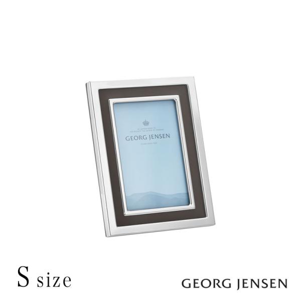 商品名：MANHATTAN ピクチャーフレーム Sブランド：Georg Jensen（ジョージジェンセン）デザイナー：ジョージジェンセンのデザインチームサイズ：約 縦 20 cm × 横 15 cm写真サイズ：約 縦 15 cm × 横 1...