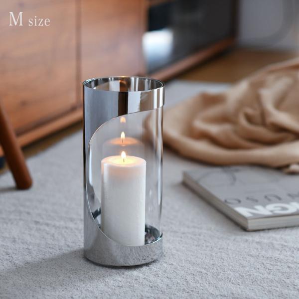 商品名：CHROME CONTOURS ハリケーン Mサイズブランド：Georg Jensen（ジョージジェンセン）デザイナー：マリア バーントセン（Maria Berntsen）サイズ：約 高さ 27.7 × 直径 12.3 cm素　材：...