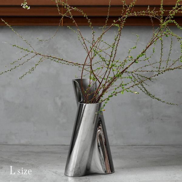 商品名：LITUUS ベース Lサイズブランド：Georg Jensen（ジョージジェンセン）デザイナー：Anne Boysen（アンヌ・ボイセン）サイズ：約 高さ 34.2 cm × 幅 17.1 cm × 奥行 16.8 cm素　材：ス...