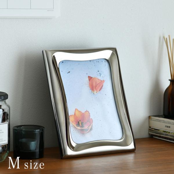 商品名：COBRA ピクチャーフレーム Mデザイナー：ジョージジェンセンのデザインチームサイズ：約 縦 23 cm × 横 18 cm × 奥行き 2 cm写真サイズ：約 縦 18 cm × 横 13 cm素　材：ステンレススチール、強化ガ...