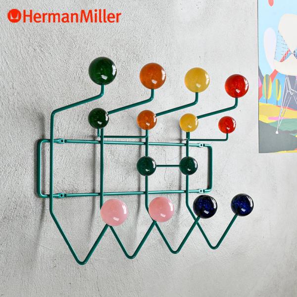 【発売日：2026年03月30日】商品名：イームズ ハングイットオール Herman Miller × HAY ミントグリーンブランド：Herman Miller（ハーマンミラー）デザイナー：Charles &amp; Ray Eamesサ...