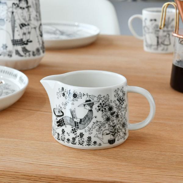 アラビアの150年を記念して1957年の名作「エミリア」が復刻。今もなおヴィンテージ市場で人気のあるエミリアのデザインは、デザイナーであるライヤ・ウオシッキネンの叔母セルマからインスピレーションが得られました。 90年以上人生を謳歌したセル...