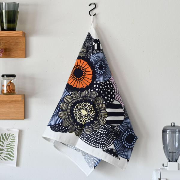 商品名：Siirtolapuutarha ティータオルブランド：marimekko（マリメッコ）テキスタイルデザイン：Maija Louekariサイズ：約 縦 70 cm × 横 47 cm素　材：コットン 57% 麻 43%※生地の取り...