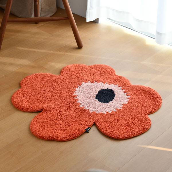 商品名：Unikko バスマットブランド：marimekko（マリメッコ）テキスタイルデザイン：Maija Isolaサイズ：約 縦 74 cm × 横 73 cm素　材：100％ コットン※マリメッコのバスマットはハンドメイドのため、製品...