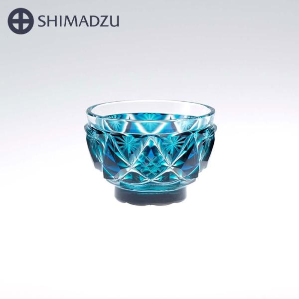 商品名：薩摩切子 二色酒盃 寿恵瑠ブランド：島津興業 薩摩ガラス工芸サイズ：約 高さ 4.2 cm × 直径 6 cm / 容量 45 ml素　材：クリスタルガラス※ひとつひとつ職人による手作りにより若干サイズが異なる場合がございます。※ご...