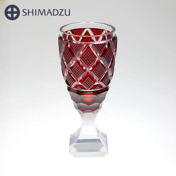 商品名：薩摩切子 脚付杯 大 cut63ブランド：島津興業 薩摩ガラス工芸サイズ：約 高さ 16 cm × 直径 7 cm / 容量 150 ml素　材：クリスタルガラス※ひとつひとつ職人による手作りにより若干サイズが異なる場合がございます...