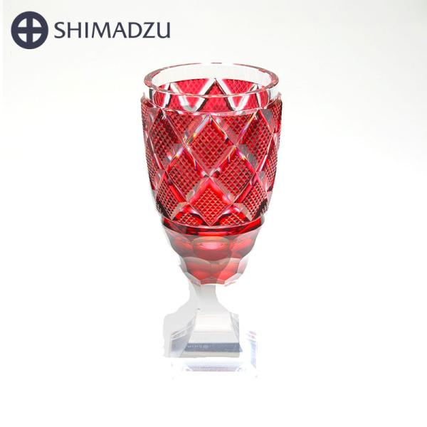 商品名：薩摩切子 脚付杯 大 cut63ブランド：島津興業 薩摩ガラス工芸サイズ：約 高さ 16 cm × 直径 7 cm / 容量 150 ml素　材：クリスタルガラス※ひとつひとつ職人による手作りにより若干サイズが異なる場合がございます...