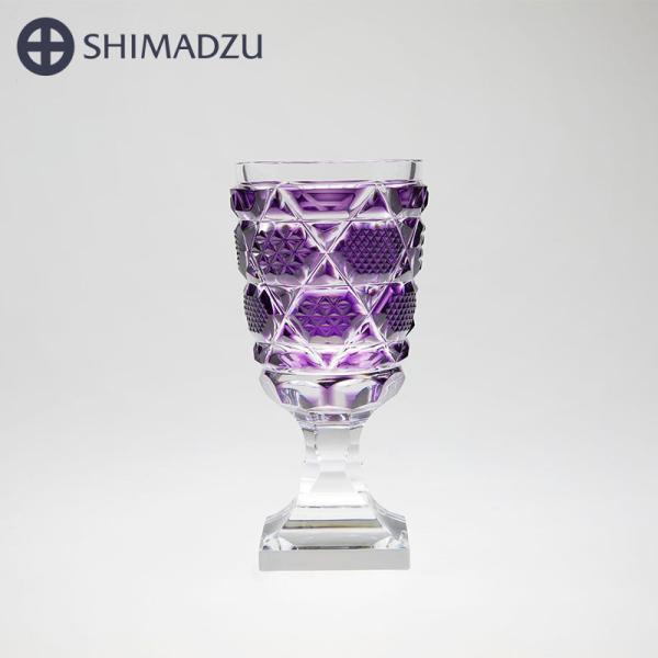 商品名：薩摩切子 脚付杯 中 cut65ブランド：島津興業 薩摩ガラス工芸サイズ：約 高さ 12.6 cm × 直径 6 cm / 容量 90 ml素　材：クリスタルガラス※ひとつひとつ職人による手作りにより若干サイズが異なる場合がございま...