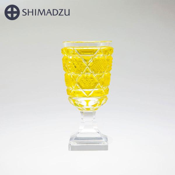 商品名：薩摩切子 脚付杯 中 cut65ブランド：島津興業 薩摩ガラス工芸サイズ：約 高さ 12.6 cm × 直径 6 cm / 容量 90 ml素　材：クリスタルガラス※ひとつひとつ職人による手作りにより若干サイズが異なる場合がございま...