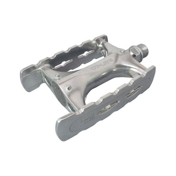 ■両面踏みワンピースボディ■ロードバイクエントリーユーザーに大人気モデル。■クロスバイクなどにも最適です。■ボディ：アルミ■サイズ：W93×L66■踏み面：両面■ベアリング：ボールベアリング■トウクリップ装着：可■リフレクター：取付可■おす...