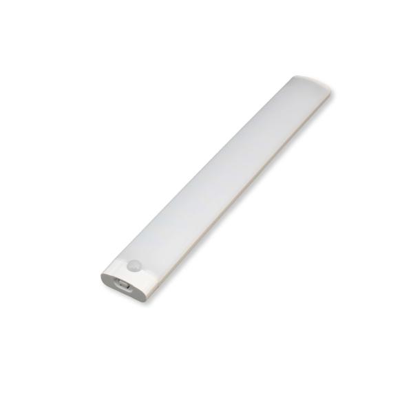 ■広範囲に明るい高輝度LED搭載2色の異なるLED（昼光色/電球色）をワイドなボディーに搭載。柔らかで明るい光が特徴です。■人感センサーで自動点灯本製品の人感センサーは、最大3m（120度）の範囲で反応します。点灯後、反応がなくなると約20...