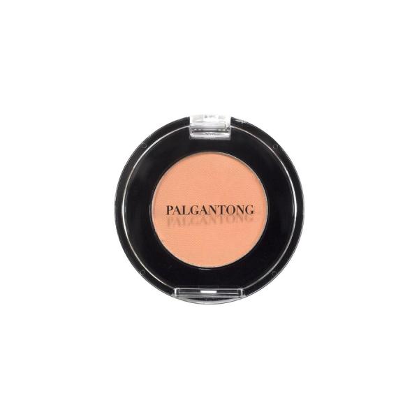 ひと塗りで、雰囲気が変わるオレンジマットシャドウ。くすみにくく使いやすいマットシャドウです。