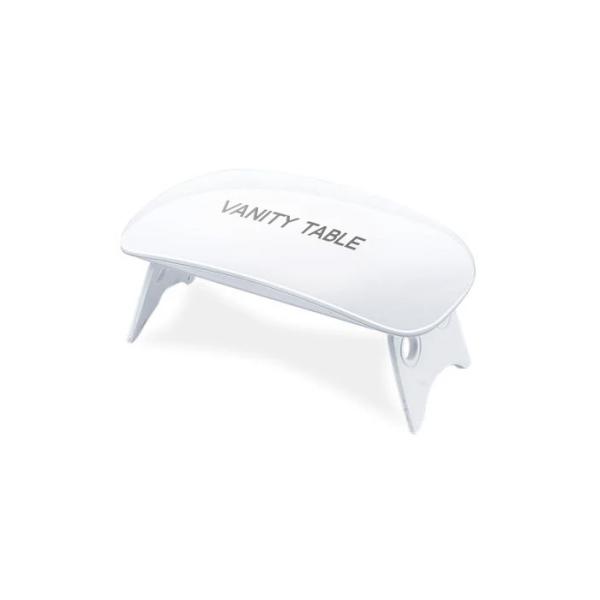 コンパクトなサイズのUVジェルランプ。電源ボタンを押すことで照射時間を切り替えることができます。（45秒/60秒）［商品仕様］サイズ：長さ131×幅67×高さ19（mm）規格：6UV LEDs定格電圧：5V/1A波長：365+405mm最大...