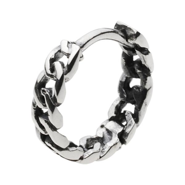 キヘイチェーンをフープ形状にしたシルバーピアスです。シンプルさとシルバーアクセサリーらしさが見事にバランスしています。普段使いしやすくカジュアルに仕上げたシルバーアクセサリーです。■サイズ　縦:12mm　横:3mm　厚さ:1mm　重さ:1g...