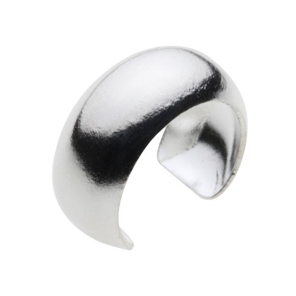 丸みを帯びた形状をした装飾の無いシンプルなシルバーイヤーカフです。珍しい甲丸型で男女問わずユニセックスに使えるデザインとなっています。重ね付けにもオススメで様々なデザインのアクセサリーと相性良く使えます。■サイズ　幅:5mm　厚さ:2mm　...